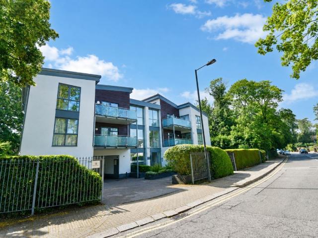 Gordon Avenue, Stanmore, Harrow HA7, 2 bed flat to rent, £2,400 pcm | PrimeLocation