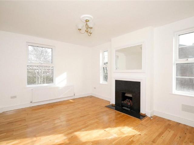 Gordon House, Western Avenue, London, W5 1 bed apartment to rent £1,575 pcm £363 pw