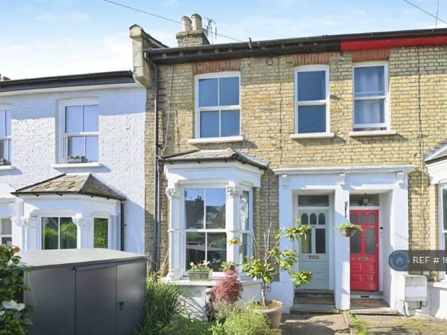 Gordon Hill, Enfield, EN2 4 bed terraced house to rent £3,250 pcm £750 pw