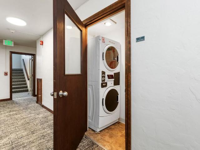 Gordon Studio Apartment for Rent at 527 1st Ave N, Seattle, WA 98109 Lower Queen Anne