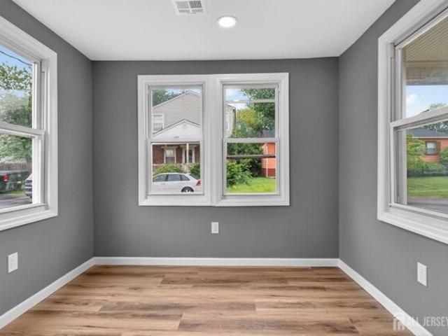 Gordon St, Aberdeen, Home For Sale
