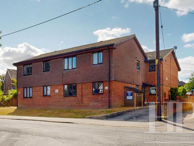 Gordon Road, Burgess Hill RH15, 1 bed flat to rent, £1,000 pcm | PrimeLocation