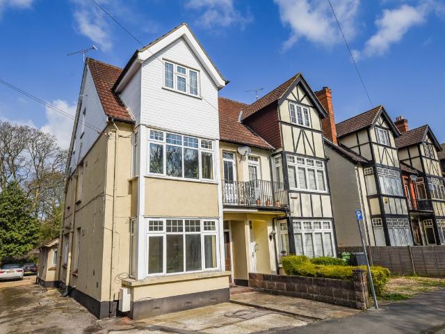 Gordon Road, Camberley GU15, Studio to rent, £850 pcm | PrimeLocation