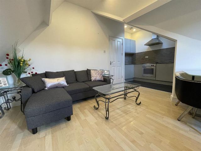 Gordon Road, Cardiff CF24, 1 bed flat to rent, £935 pcm | PrimeLocation