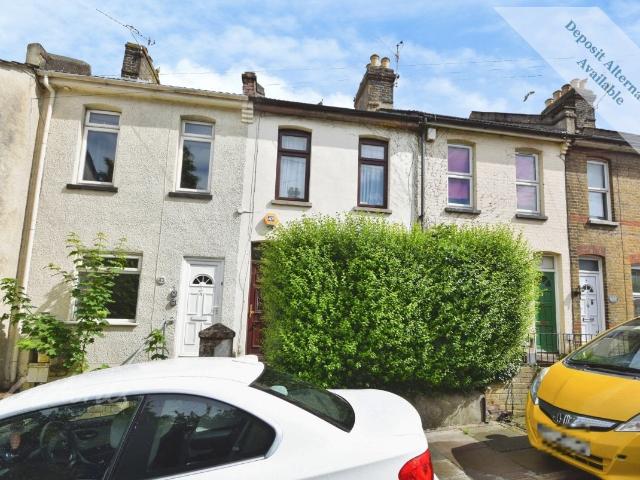 Gordon Road, Chatham ME4, 2 bed terraced house to rent, £1,250 pcm | PrimeLocation