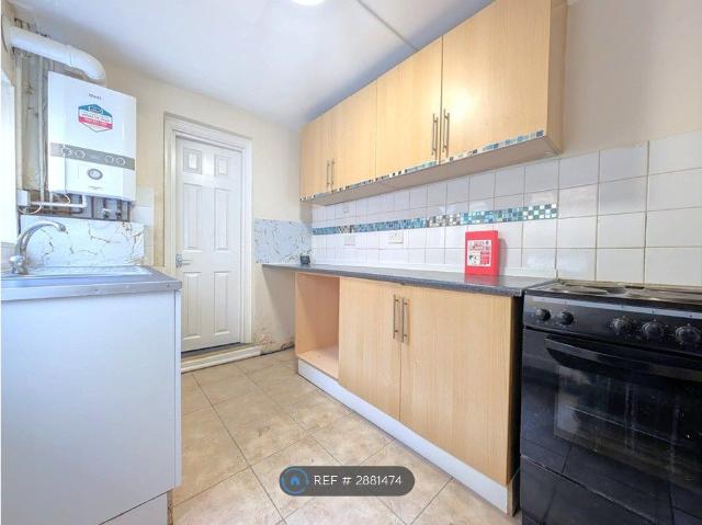 Gordon Road, Chatham ME4, 3 bed terraced house to rent, £1,200 pcm | PrimeLocation