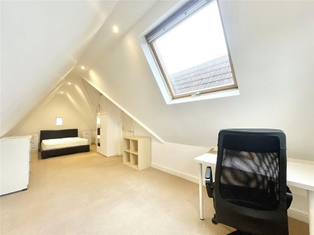 Gordon Road, Ealing Broadway, London W5, 1 bed flat to rent, £1,600 pcm | PrimeLocation