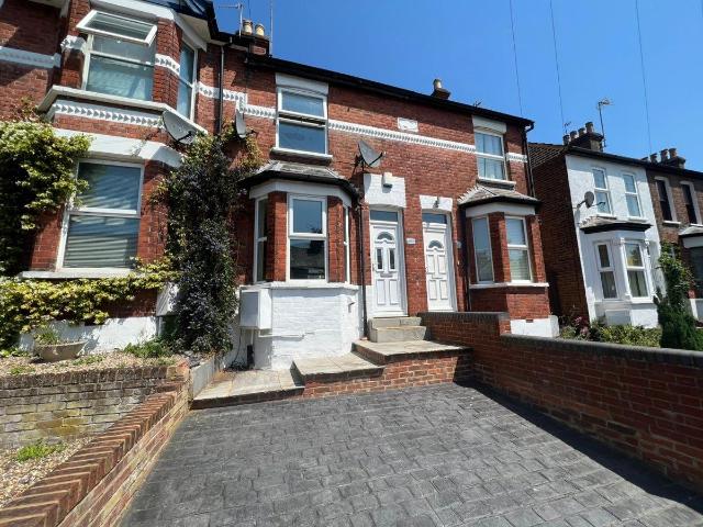 Gordon Road HP13, 3 bed terraced house to rent, £1,650 pcm | PrimeLocation
