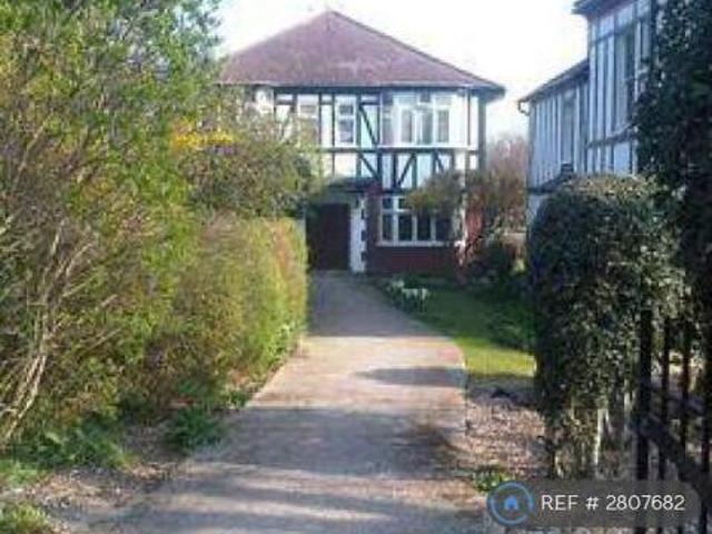 Gordon Road, London, 2 Bedroom Flat
