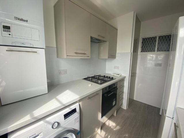 Gordon Road, London W5 1 bed flat to rent £1,600 pcm £369 pw
