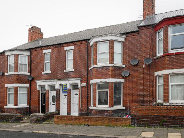 Gordon Road, South Shields NE34, 2 bed flat to rent, £550 pcm | PrimeLocation