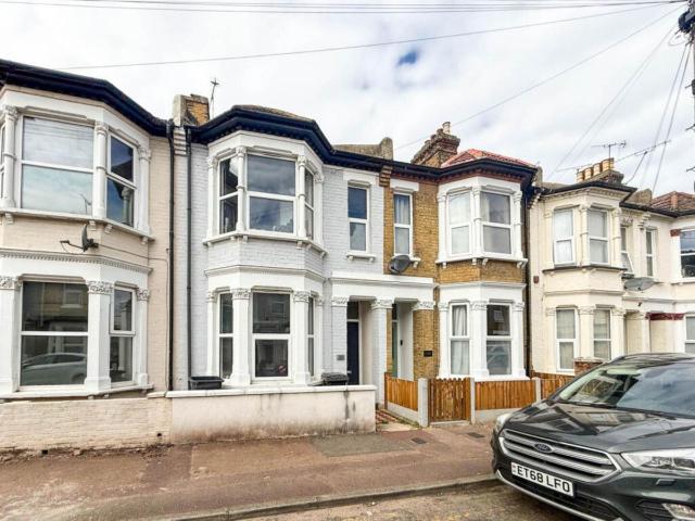 Gordon Road, Southend On Sea SS1, Room to rent, £650 pcm | PrimeLocation
