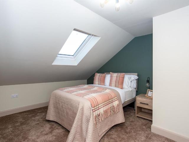 Gordon Road, Southend On Sea SS1, Room to rent, £800 pcm | PrimeLocation