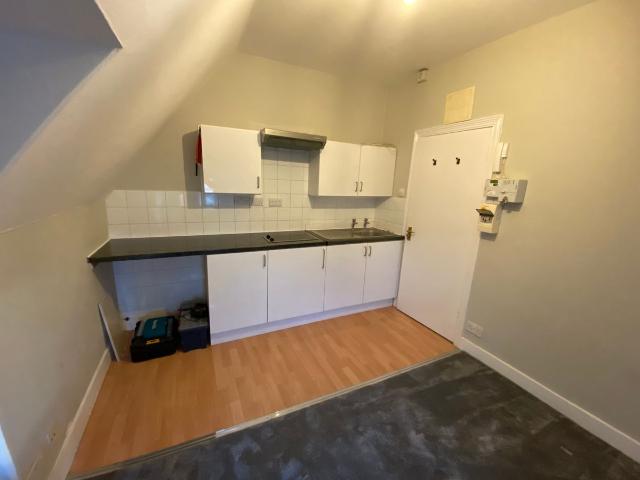 Gore Park Avenue, Eastbourne BN21, Studio to rent, £610 pcm | PrimeLocation