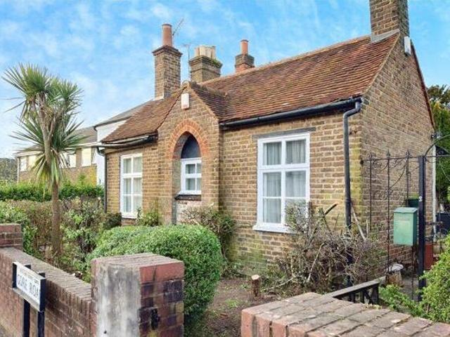 Gore Road, Burnham, 2 Bedroom Bungalow