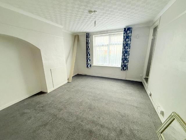 Goresbrook Road, Dagenham RM9 2 bed semi detached house to rent £1,900 pcm £438 pw