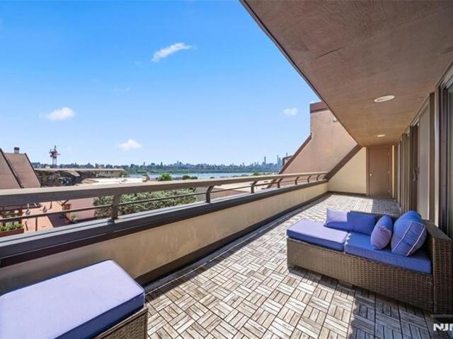 Gorge Rd Apt,cliffside Park, Condo For Sale