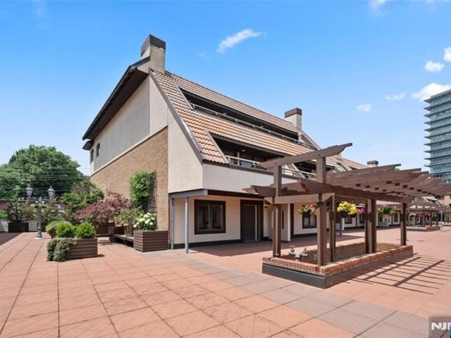 Gorge Rd Apt,cliffside Park, Condo For Sale