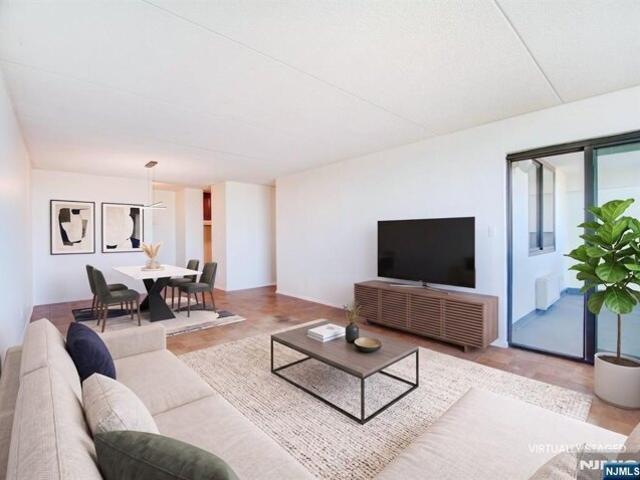 Gorge Rd Apt E, Cliffside Park, Property For Sale