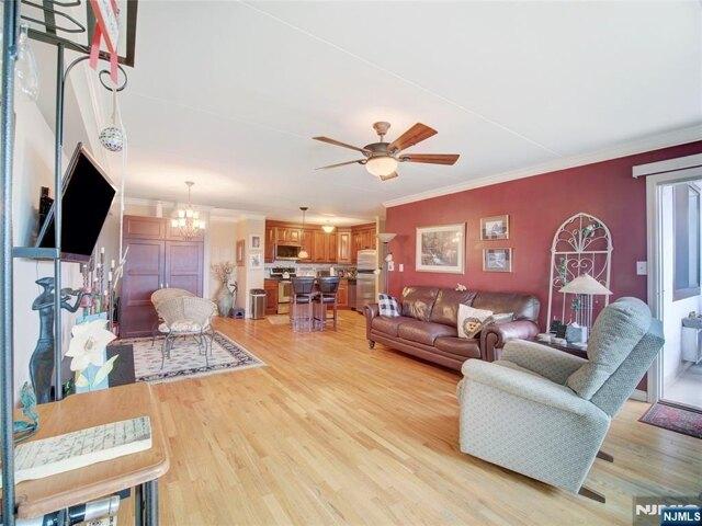 Gorge Rd Apt F, Cliffside Park, Property For Sale
