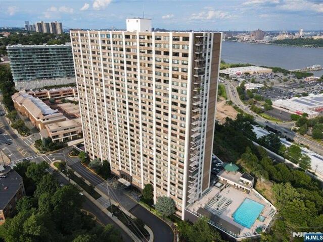 Gorge Rd Apt J, Cliffside Park, Property For Sale