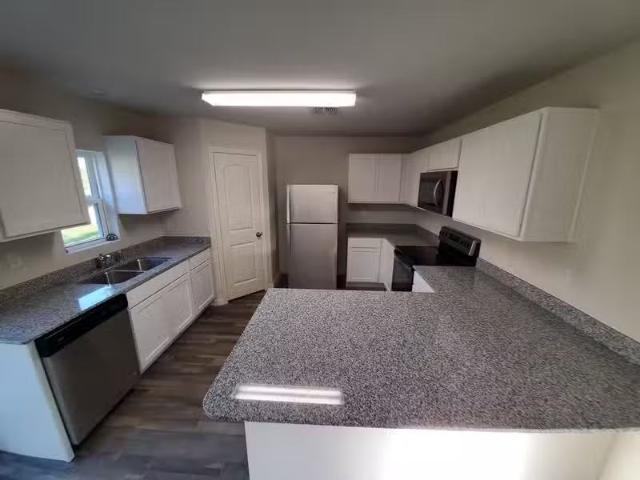 Gorgeous 4 BDRM in Poinciana Available! 1845 Snapper Dr