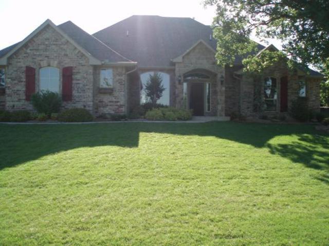 Gorgeous 4 bed, 3 bath, 3 car in North Edmond Cascata Falls
