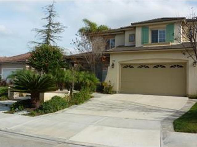 Gorgeous 4 bedroom 4 baths house. 1 den without closet