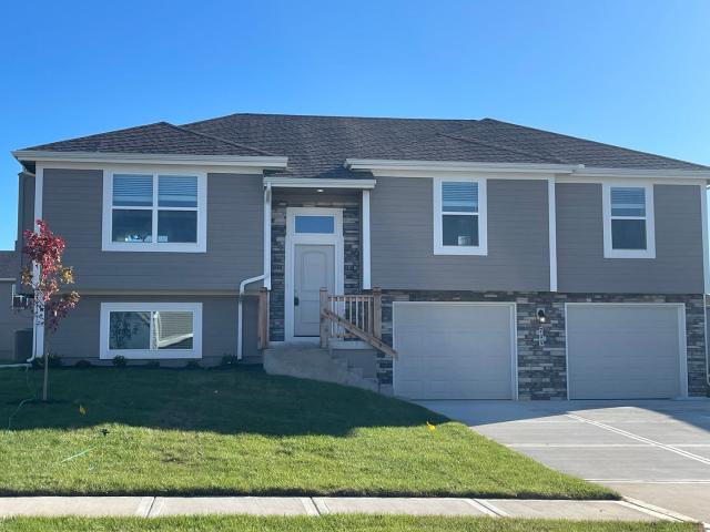 Gorgeous 4 Bedroom Split Level Home in Belton!