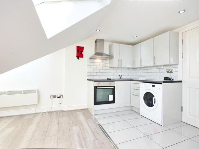 Gorgeous 1 Bed Flat near Gants Hill Underground