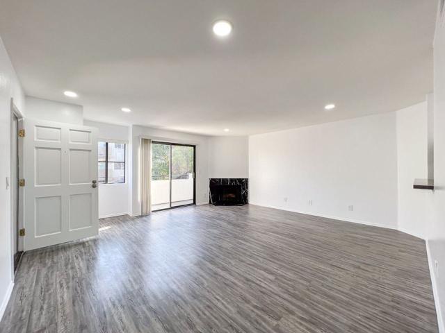 Gorgeous 2 Bed/2 bath apartment in excellent Sherman Oaks area! Studio Apartment for Rent at 5104 Sepulveda Blvd, Los Angeles, CA 91403 Sherman Oaks