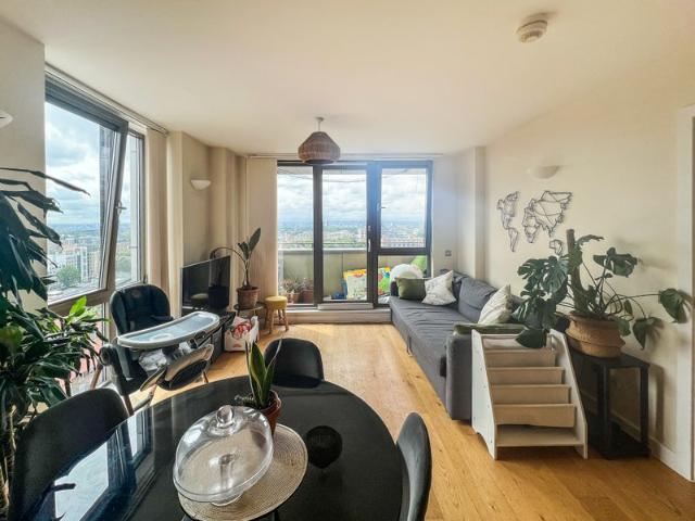 Gorgeous 2 bed 2 bath With Balcony 15th Floor