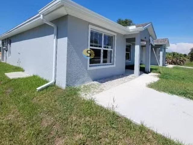 Gorgeous 2Bd/2Ba in Port Charlotte Available Now! 15539 Buick.