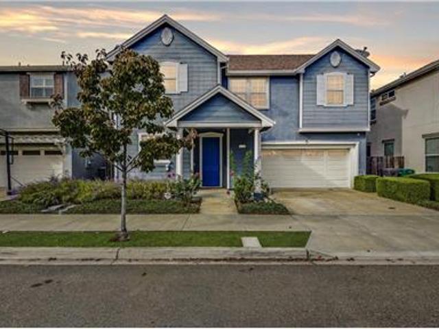 Gorgeous 3 Bed 2 Bath
