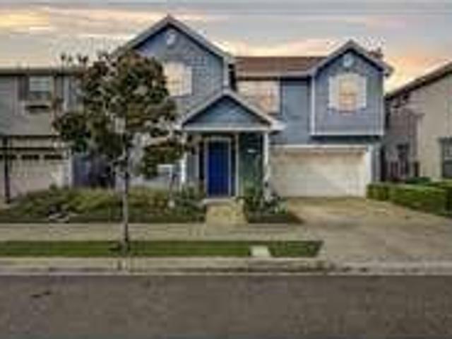 Gorgeous 3 Bed 2 Bath