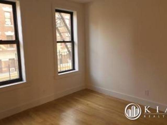 Gorgeous 3 bedroom ! Great location