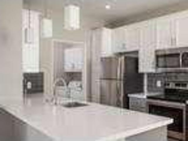Gorgeous 3Bed 3Bath Now Available
