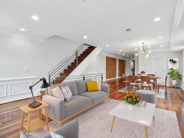 Gorgeous top floor Eckington townhouse near Bloomi