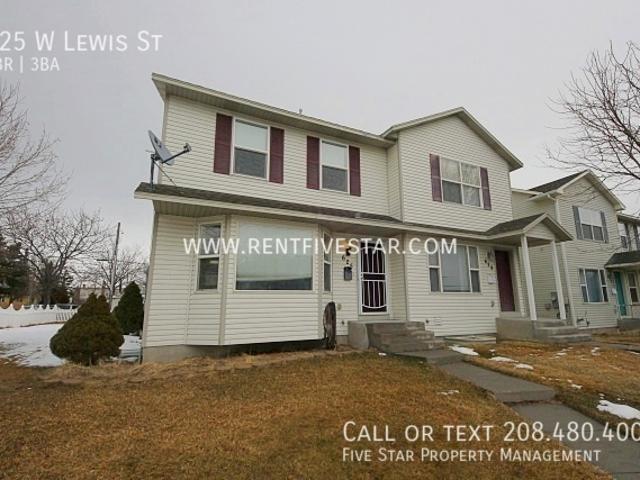 Gorgeous Townhome Available in West Pocatello! Visit rentfivestar.com for details