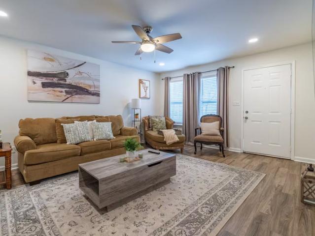 Airy room in Austell