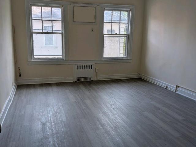 Massive room in Gorgeous brand new apartment
