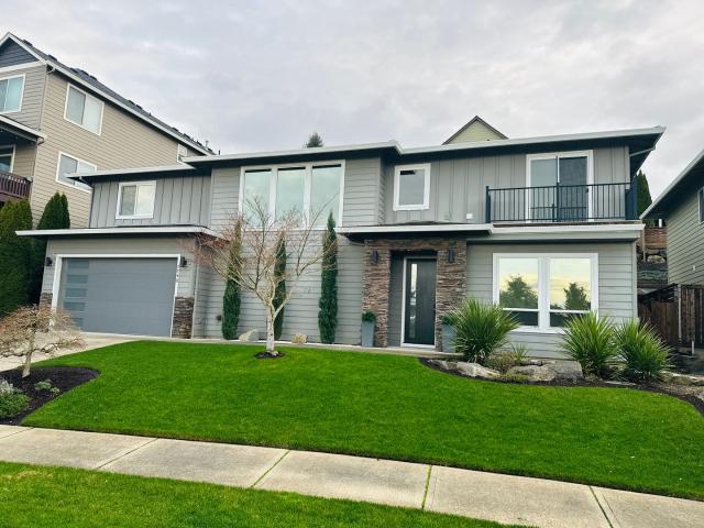 Gorgeous Custom Camas Home