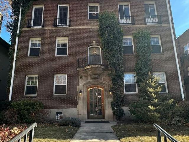 GORGEOUS Downtown Unit!