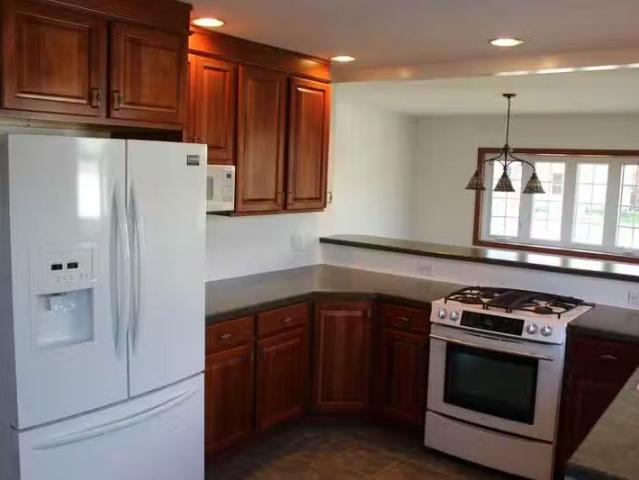 Gorgeous executive luxury home. 516 Esty St #NA