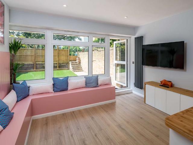Gorgeous Flat with Bright and Lovely Garden in Battersea Room 4