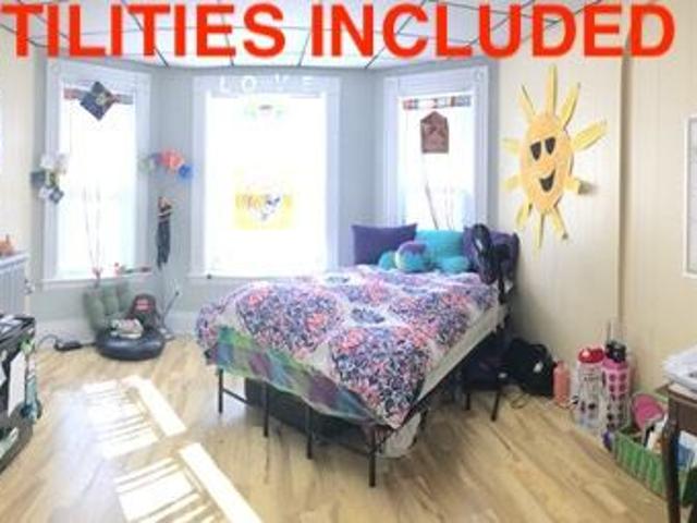 Gorgeous FURNISHED Private Room with Bed & ALL ut
