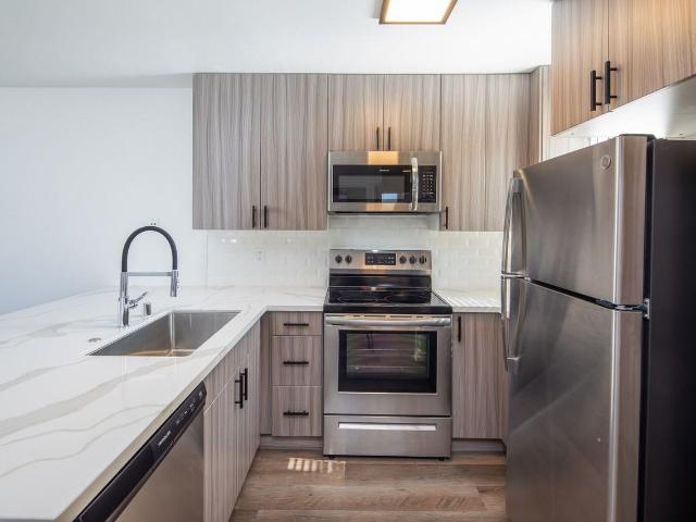 Gorgeous huge units in premier location! ASK ABOUT OUR MOVE 2 Bedroom Apartment for Rent at 13524 Hilleary Pl, Poway, CA 92064 Poway