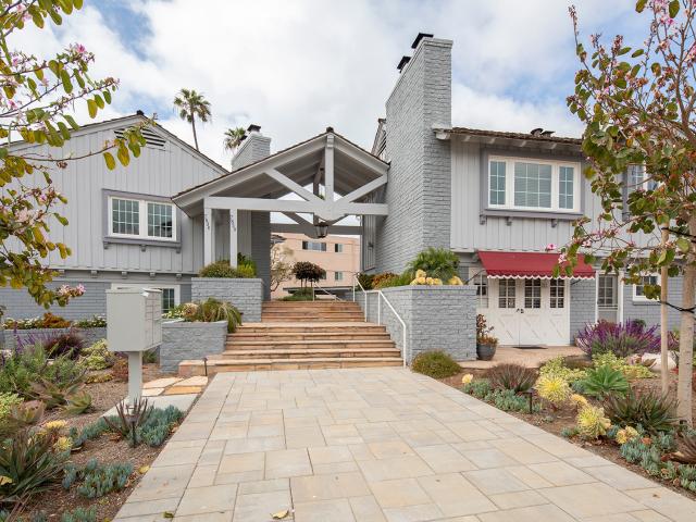 OPEN HOUSE: 3/15 11:30AM 12:30PM* La Jolla Shores 2BR with Washer/Dryer