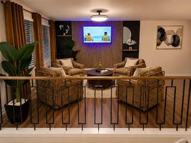 Gorgeous Lithonia Home with Private Rooms and Bath