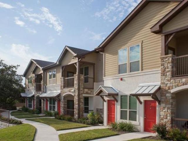GORGEOUS NEW MED CENTER PROPERTY w/ $99 TOTAL MOVE IN SPECIAL!